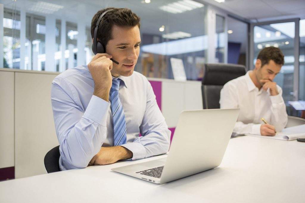 Lavorare sul servizio telefonico Trenitalia: una guida completa ...